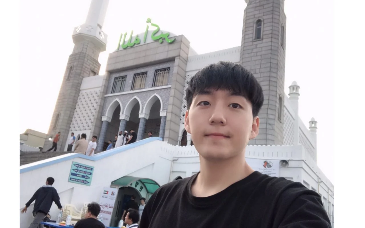 Famous Korean Youtuber and K-Pop Star Jay Kim Converts To Islam