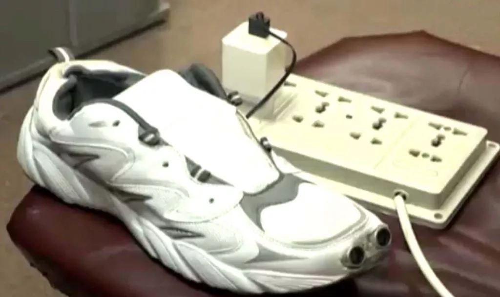 Muslim Girl Made Smart Shoes That Can Help Blind People See