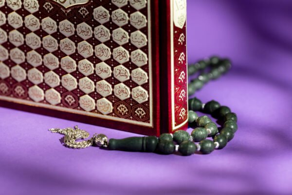 9 Best Umrah Mubarak Gifts Ideas 2024