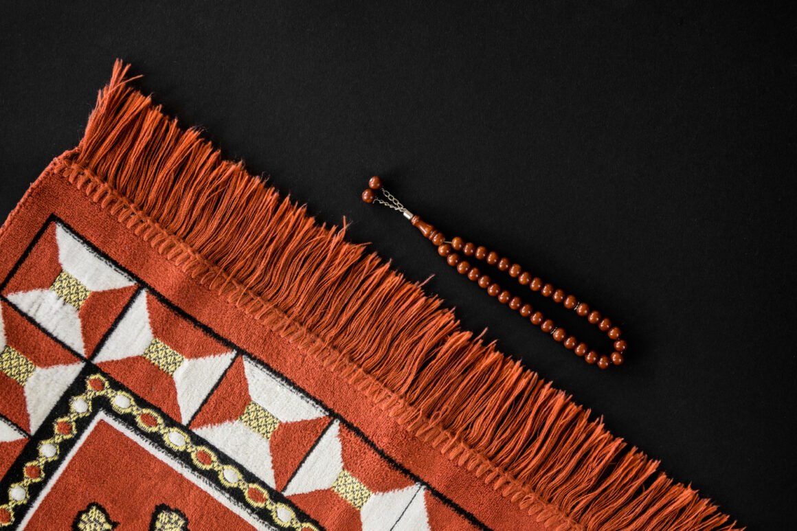 9 Best Umrah Mubarak Gifts Ideas 2024