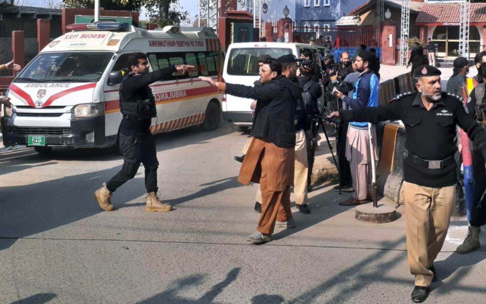 Bomb Blast kills 100, wounds 270 at Peshawar Mosque in Pakistan