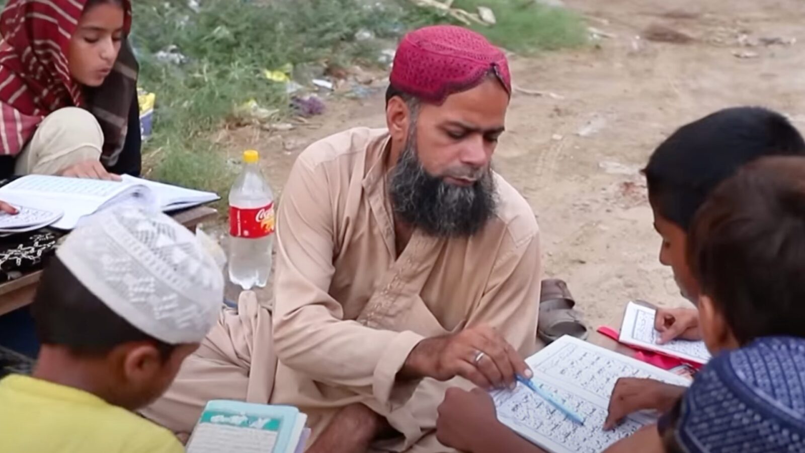 Saif Rasool, Shoemaker Who Teaches Quran For Free in Pakistan