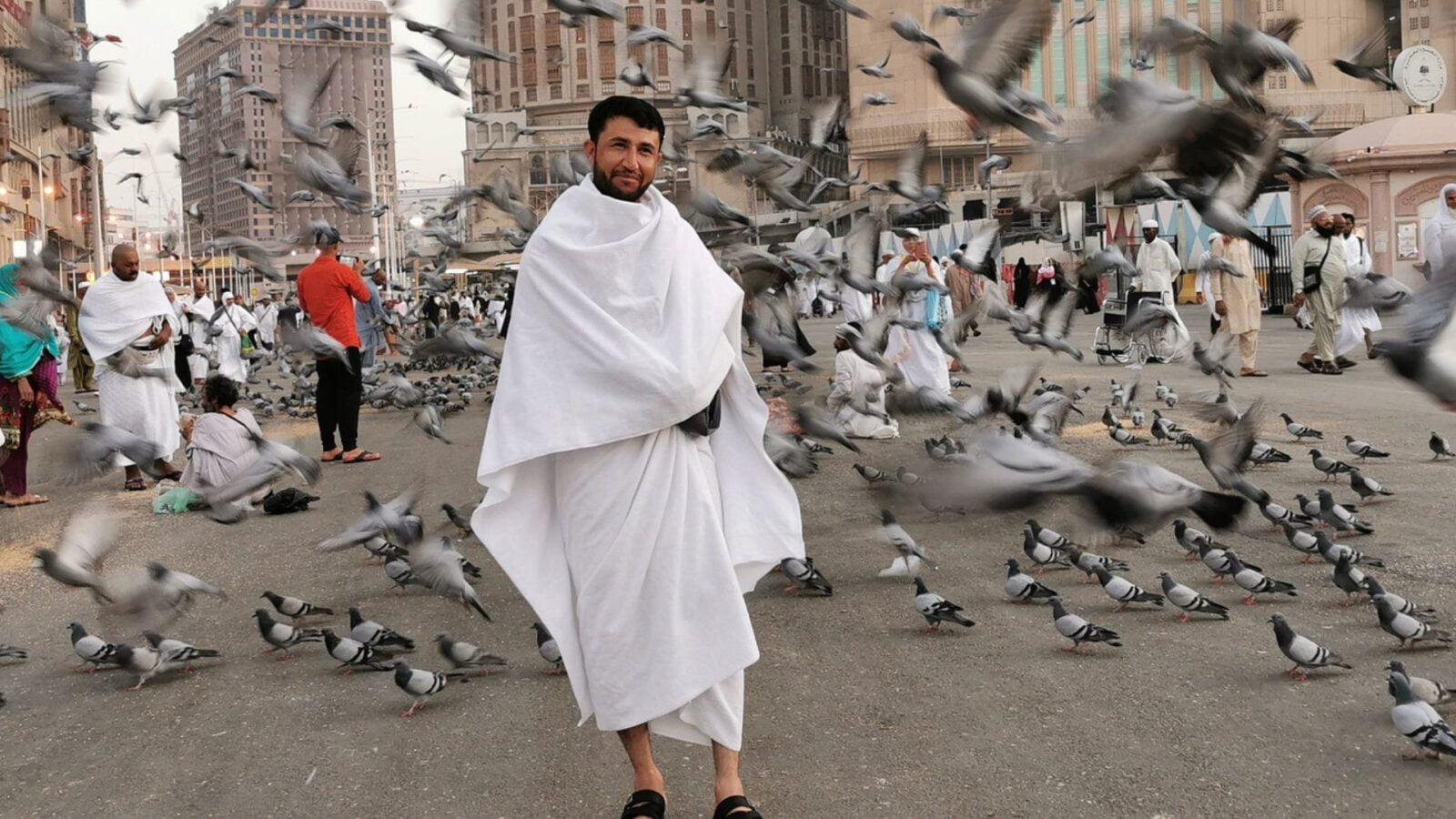 How To Wear Ihram (Step-by-Step Guide)