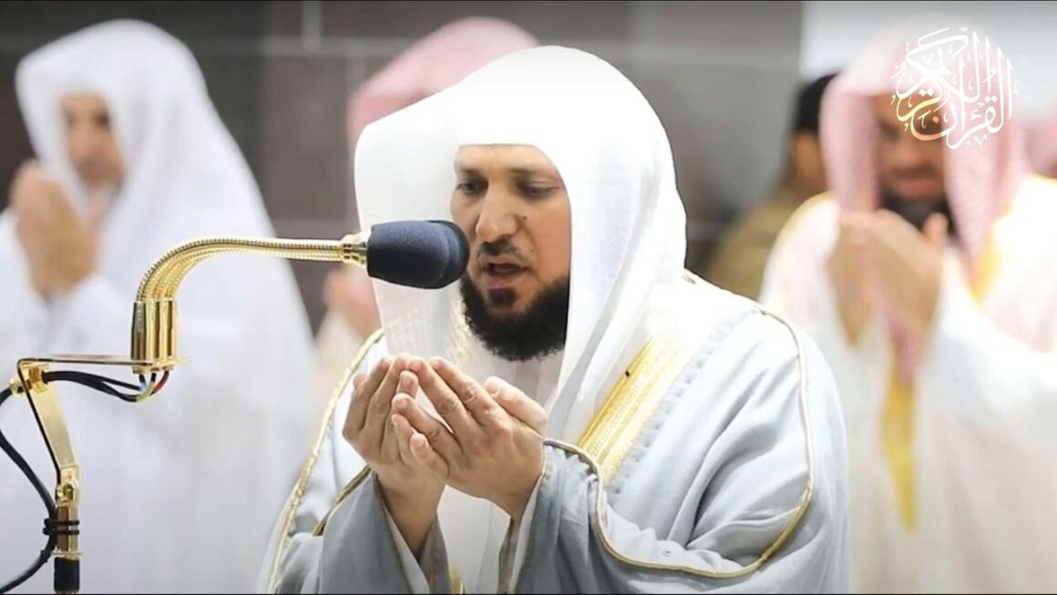 Imam Of Kaaba Taken To Emergency During Jummah Prayer in Masjid al-Haram