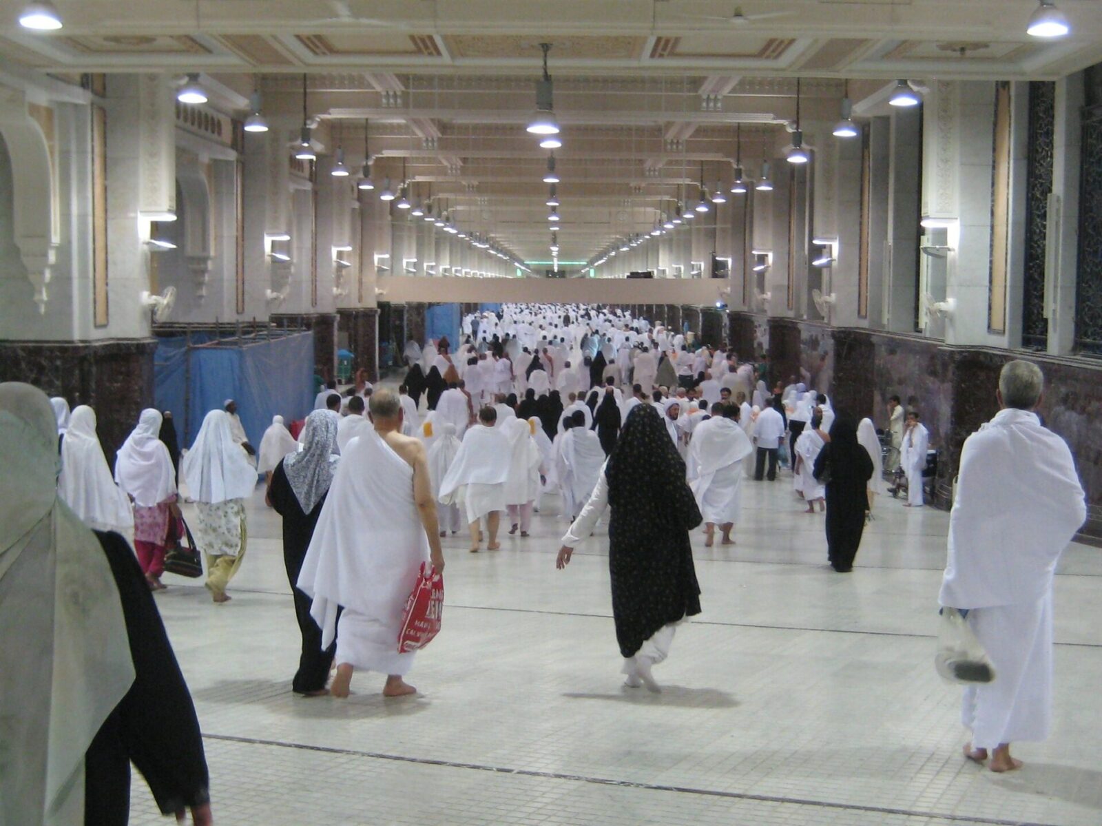 9 Best Umrah Mubarak Gifts Ideas 2025