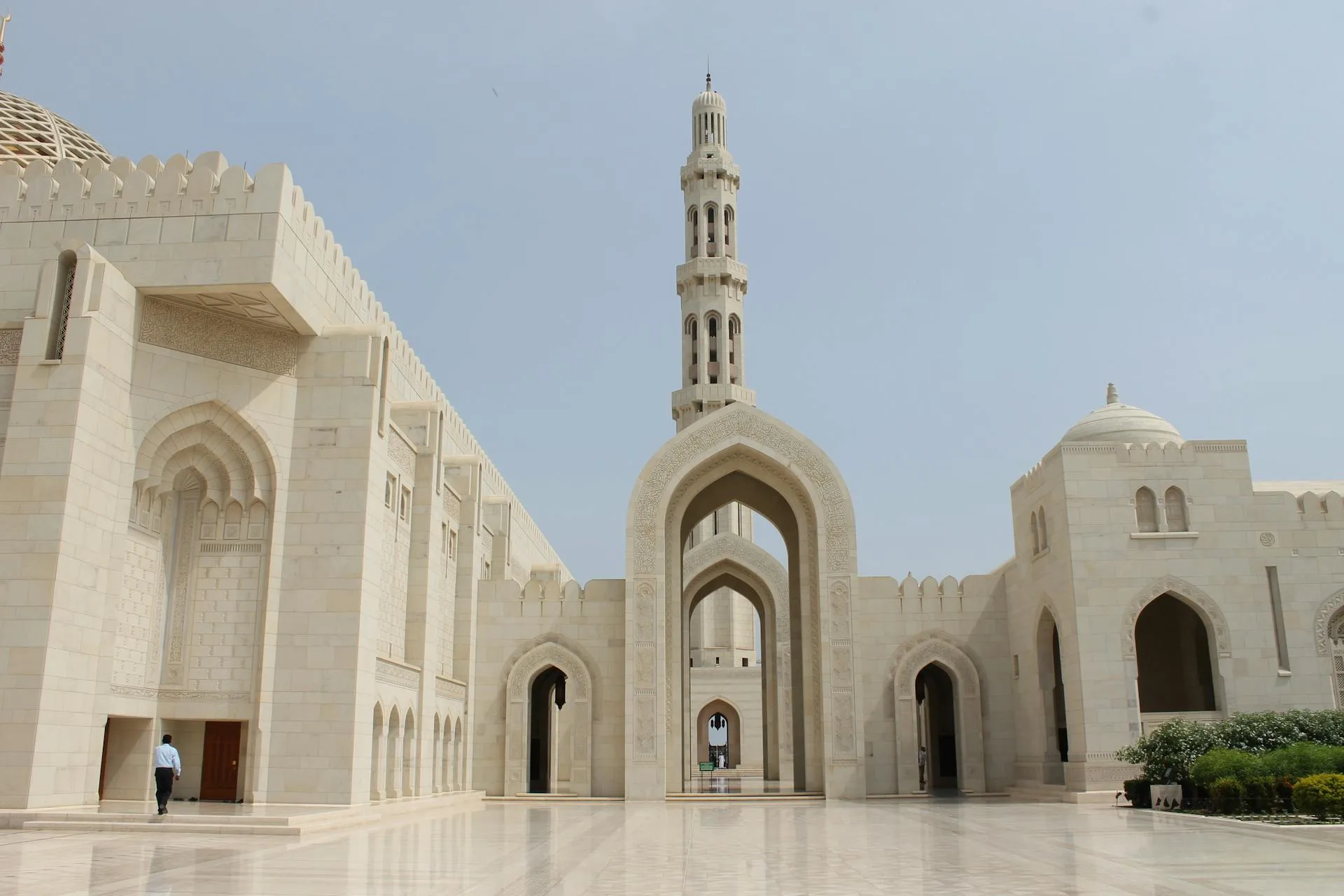 Sultan Qaboos Grand Mosque Introduces OMR 8 Entry Fee