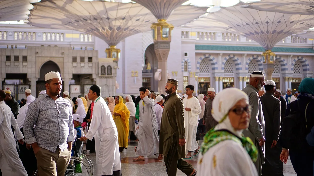 Ramadan 2026: Non-Saudis Must Get Sponsor Approval Itikaf at Masjid al ...