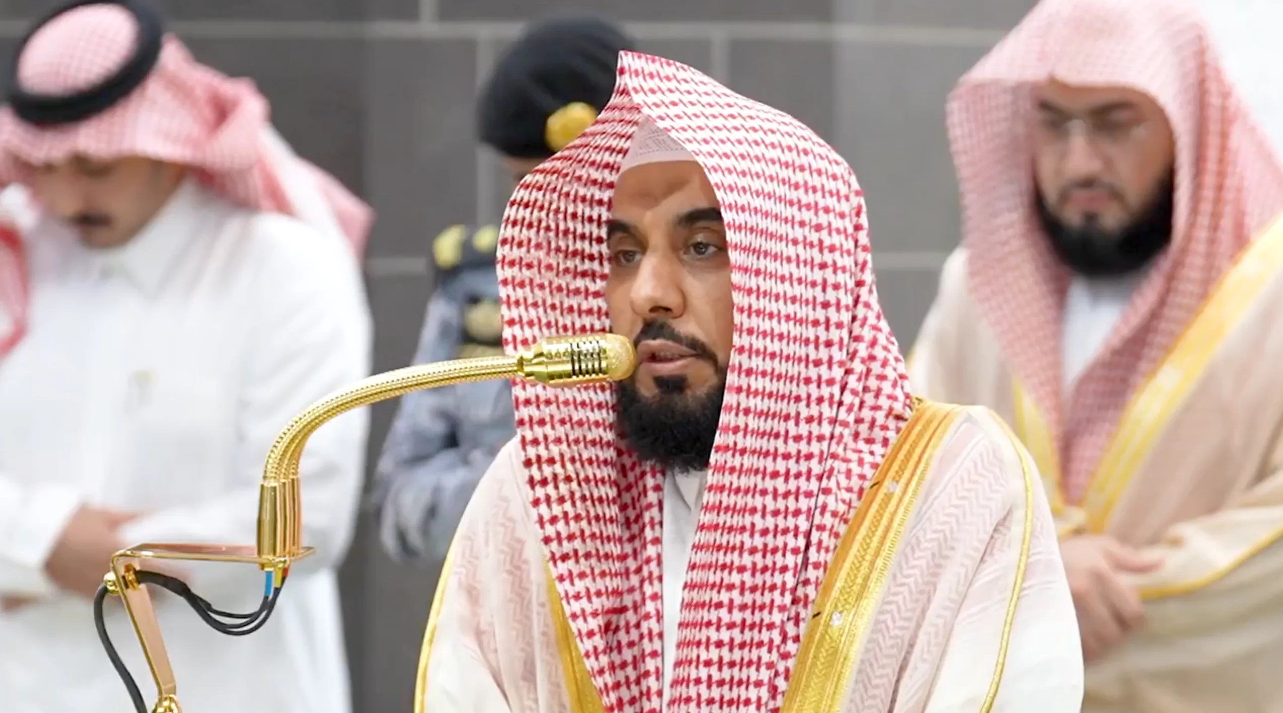 Ramadan 2026: Imam of Kaaba Falls Ill During Taraweeh as Sheikh Bandar ...